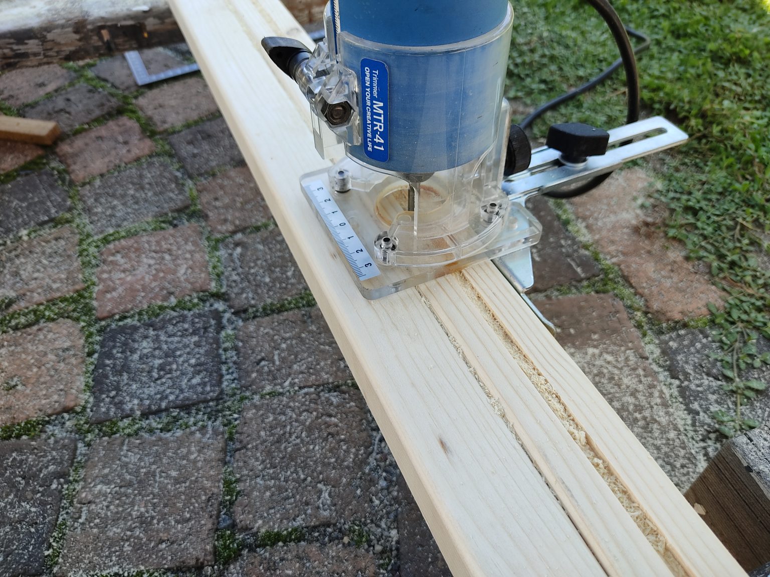 ディアウォールを使ってリビングに仕切り壁を作ってみた。 | marut-diy